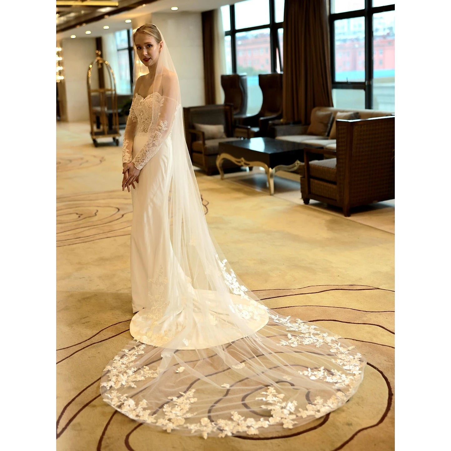 One-tier Stylish Wedding Veil Chapel Veils / Cathedral Veils with Embr ...